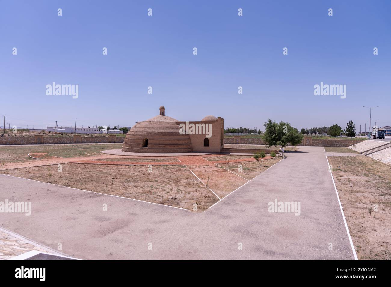 Small stone building sits hi-res stock photography and images - Alamy