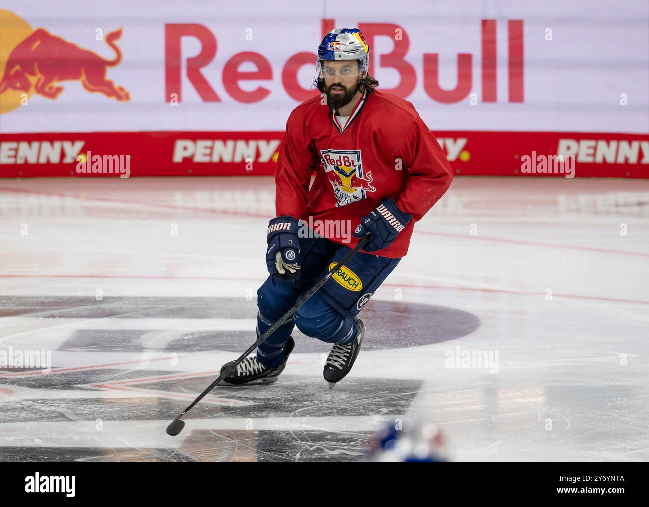 Muenchen, Deutschland. 27th Sep, 2024. Dominik Bittner (EHC Red Bull ...