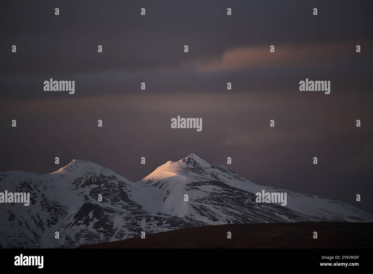 Twilight snow and dusk scenery scenery hi-res stock photography and ...
