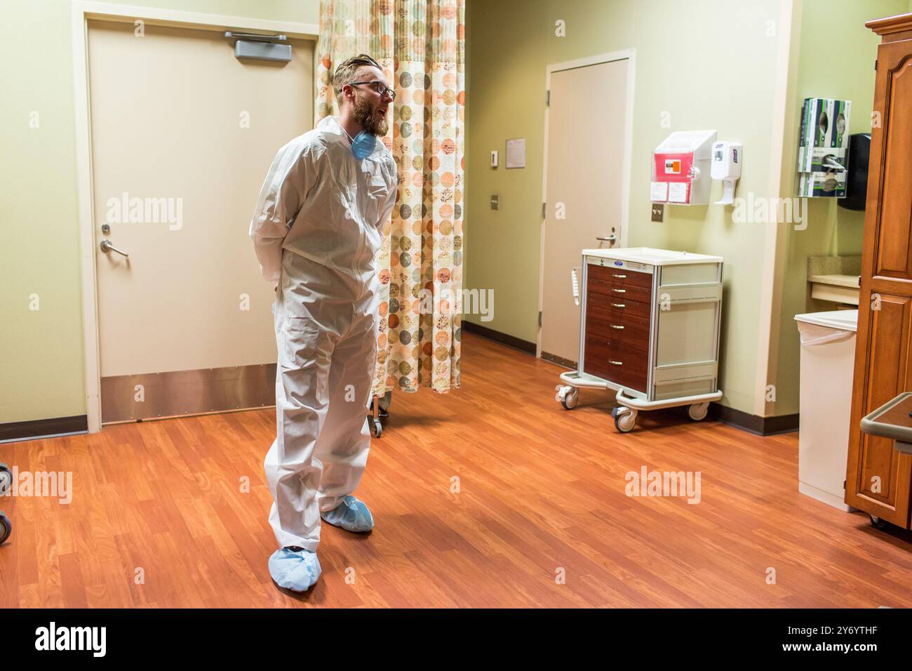 Dad Dressed in PPE Waiting to Meet Son During C Section Stock Photo - Alamy