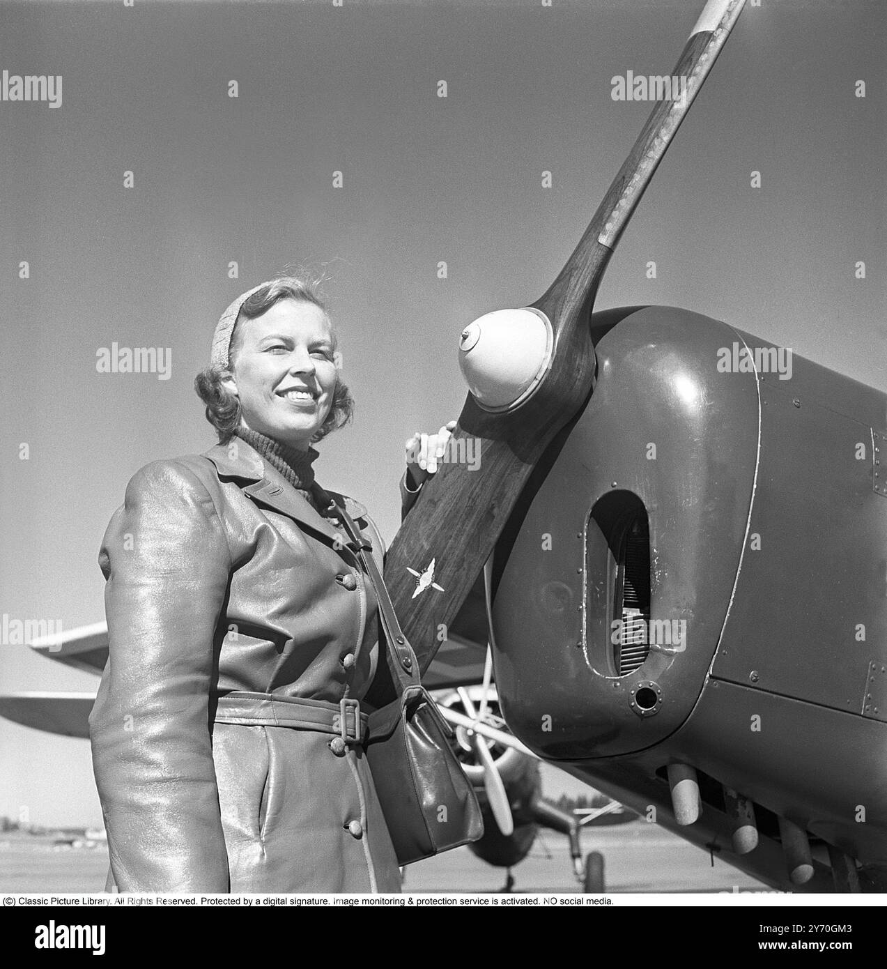Female pilot in the 1950s. Rut Berggren from Sundsvall has taken her ...