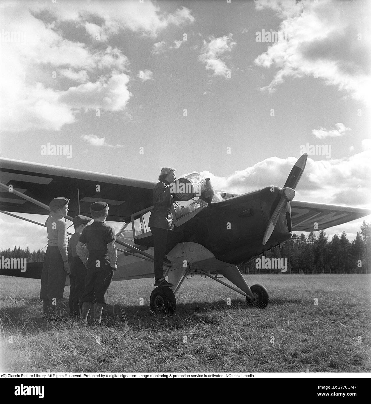 Female pilot in the 1950s. Rut Berggren from Sundsvall has taken her ...