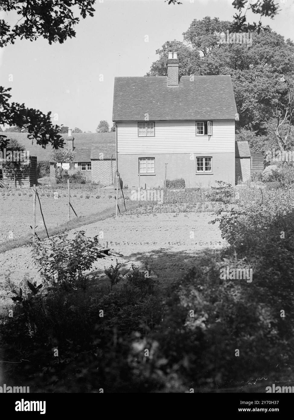 Stone house Farm . 24 May 1947 Stock Photo - Alamy