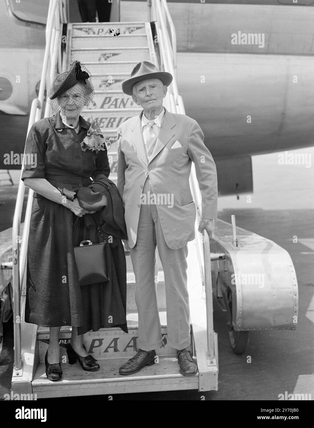 DOUBLE EVENT American who is to receive the key to the city of Plymouth ...