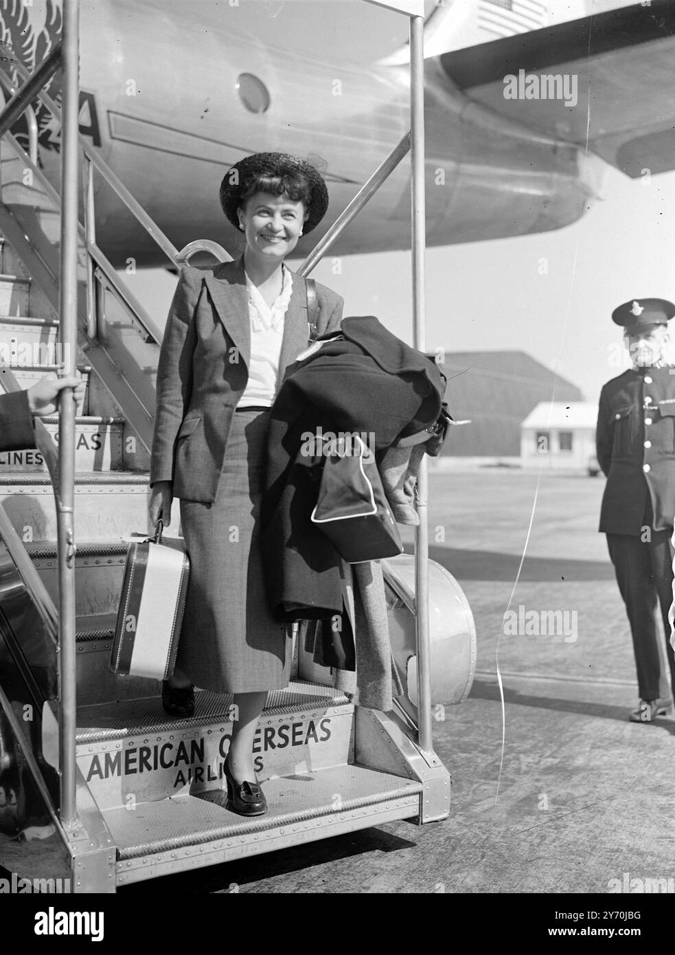 Ellis island visitors Black and White Stock Photos & Images - Alamy