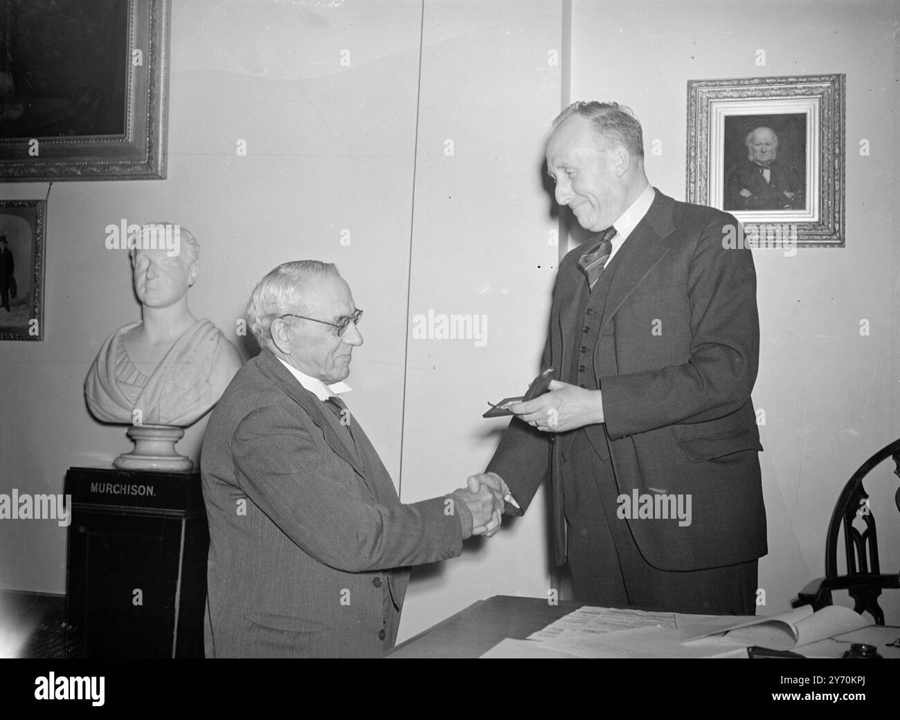 Evolution of man f Black and White Stock Photos & Images - Alamy