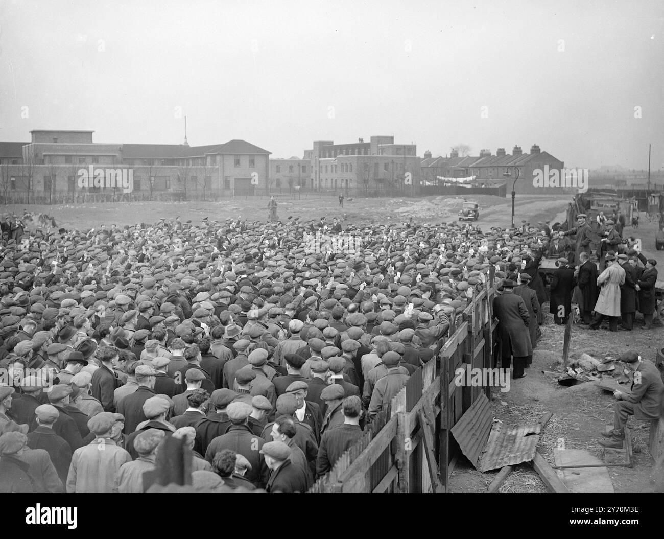 1940s dock men hi-res stock photography and images - Alamy