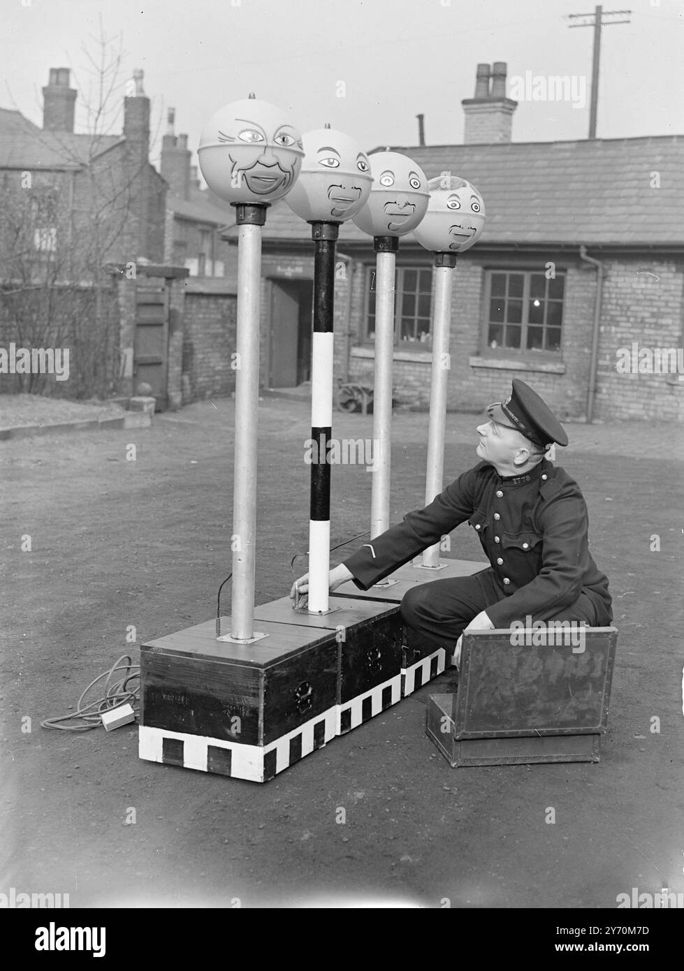 1940s police constable uniform hi-res stock photography and images - Alamy