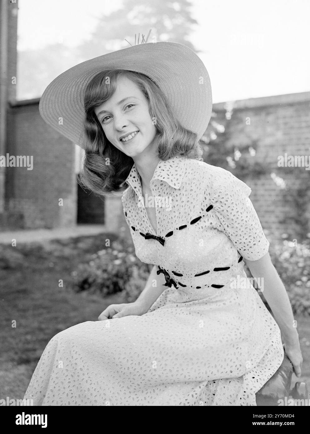 FRESH TO STARDOM Picture of youthful freshness in lace dress and shady ...