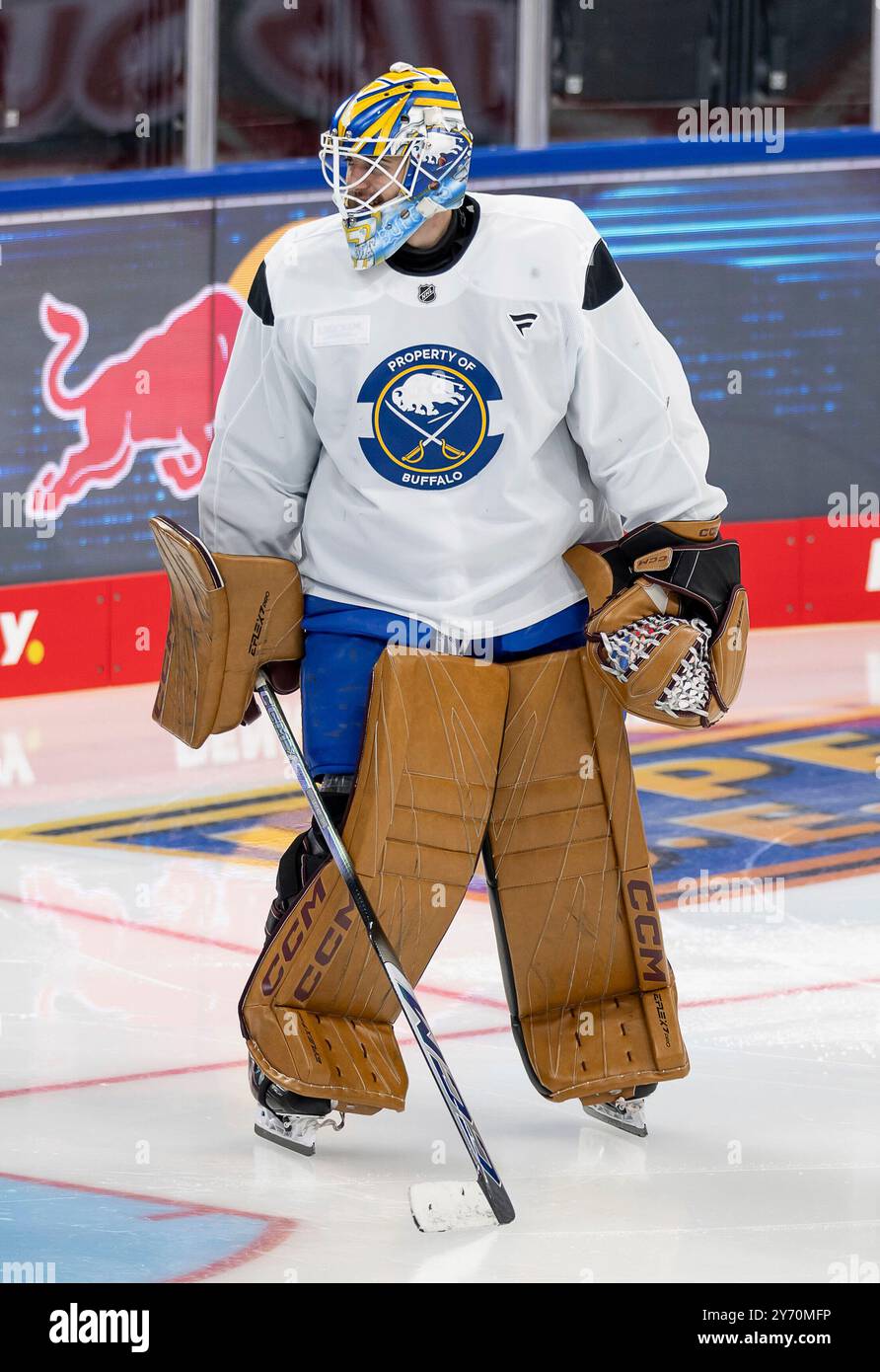 Devon Levi (Torwart / Goalie, Buffalo Sabres, #27). GER, Red Bull ...