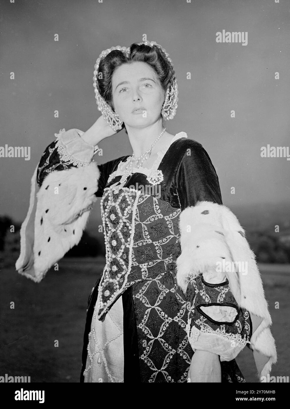 ' MARY QUEEN OF SCOTS ' TO BE TELEVISED Although Edinburgh is at ...