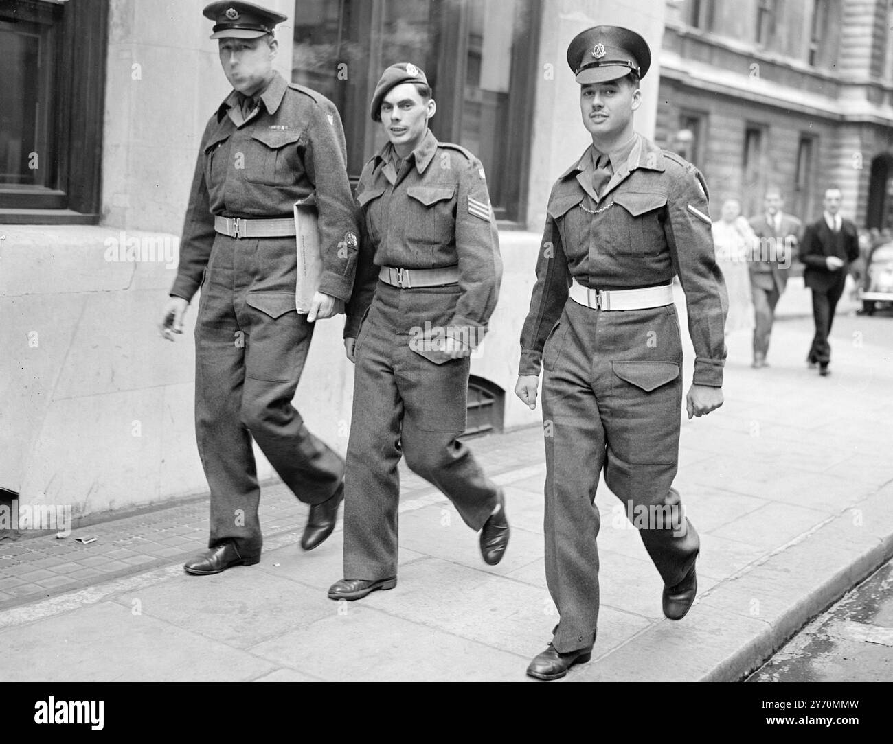 SOLDIER WITNESSES AT HEARING AGAINST WRAC ON MURDER CHARGE Sergeant Leonard Raymond ward of the ...