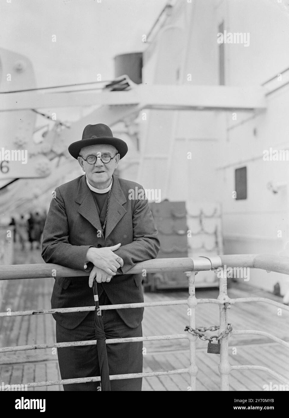 BISHOP OF OXFORD SAILS FOR NEW YORK Passenger in the ' Queen Elizabeth ...