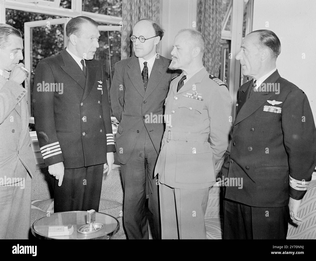 ' AIR MILLIONAIRES ' MEET MINSITERS OF CIVIL AVIATION At a London hotel ...