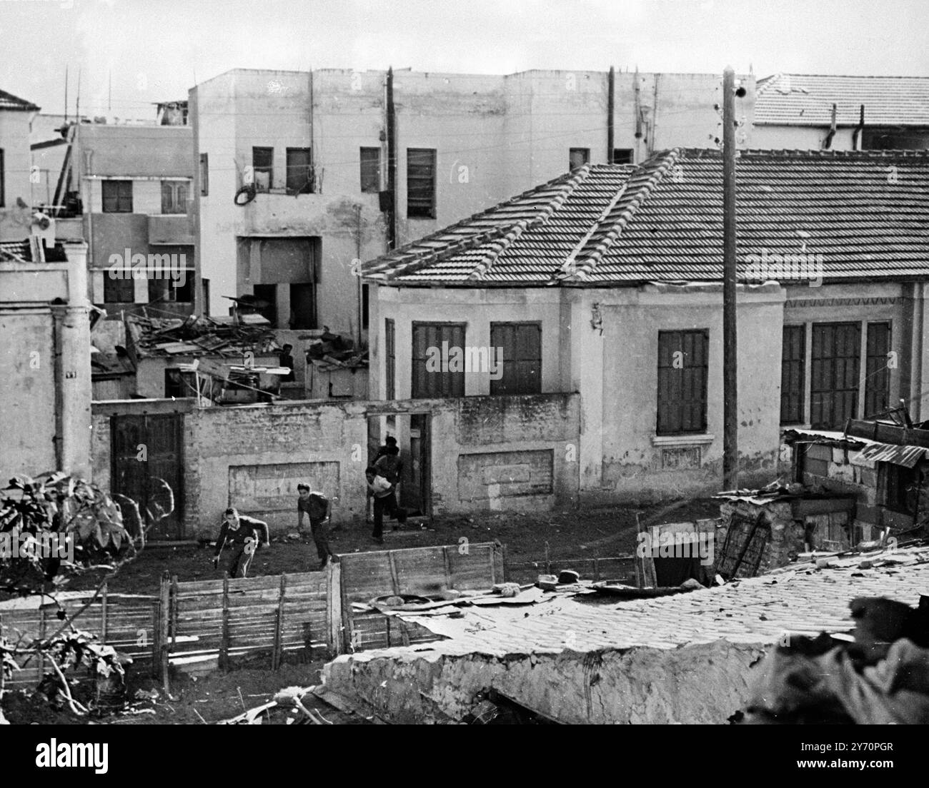 DASHING TO SAFETY AFTER RECONNAISSANCE THROUGH TEL AVIV JAFFA " NO MANS ...