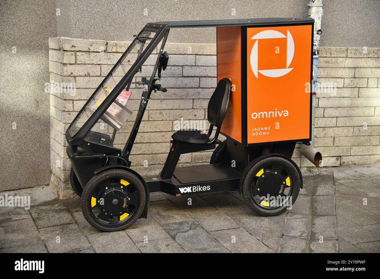 Pedal powered Omniva postal mail delivery EV vehicle Vok Bikes with ...