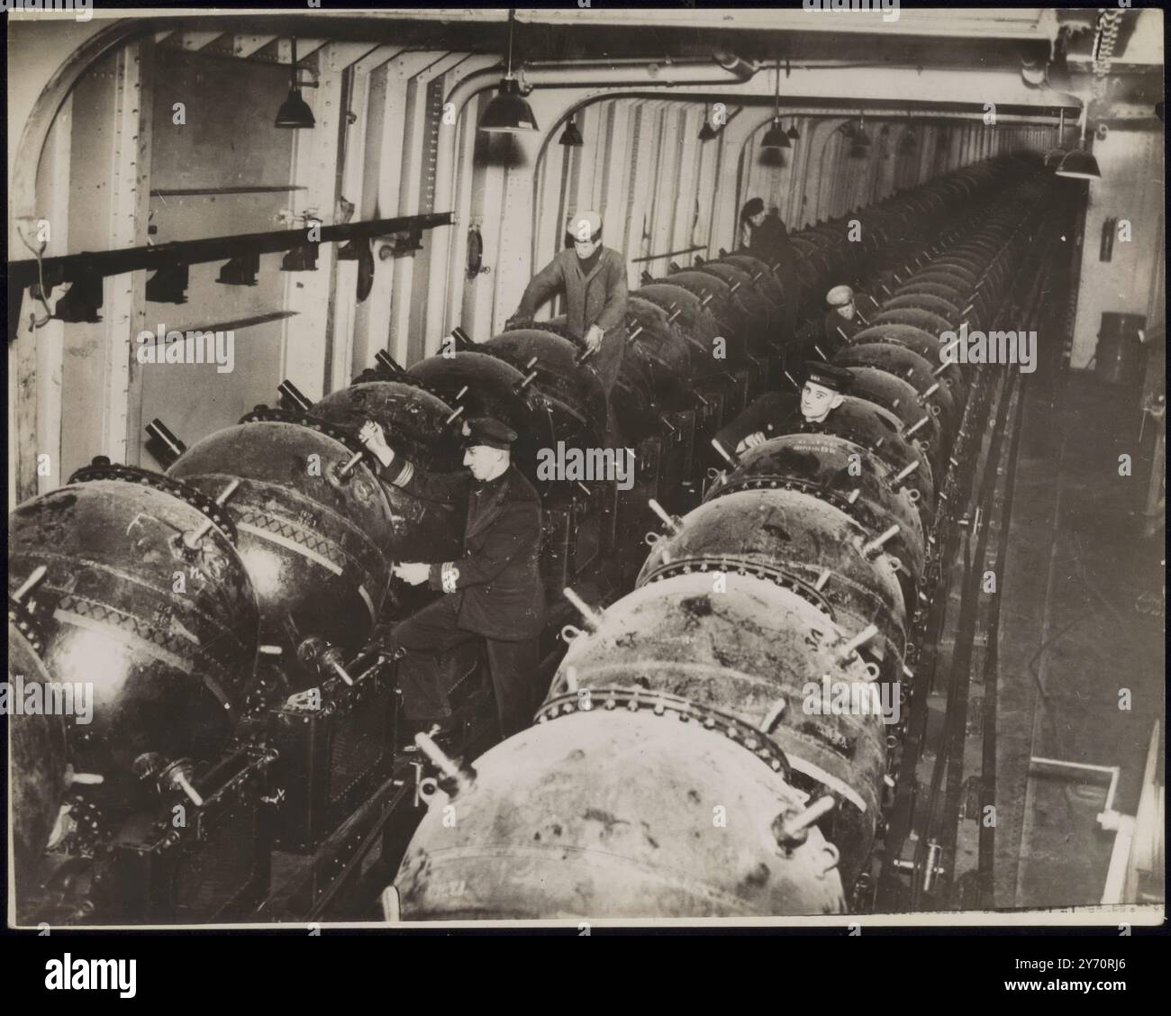 LAYING A MINEFIELD IN THE NORTH SEA - MEN RISK LIVES TO CREATE FLOATING ...