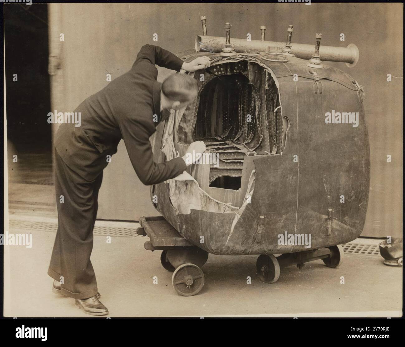 BRITISH EXPERTS LEARN SECRETS OF NAZI WARPLANES.The secret of the ...