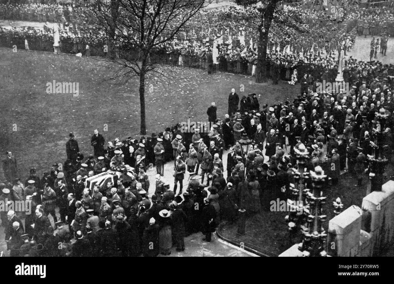 Funeral of the Unknown Warrior 11 November 1920 . "Now to glorious ...