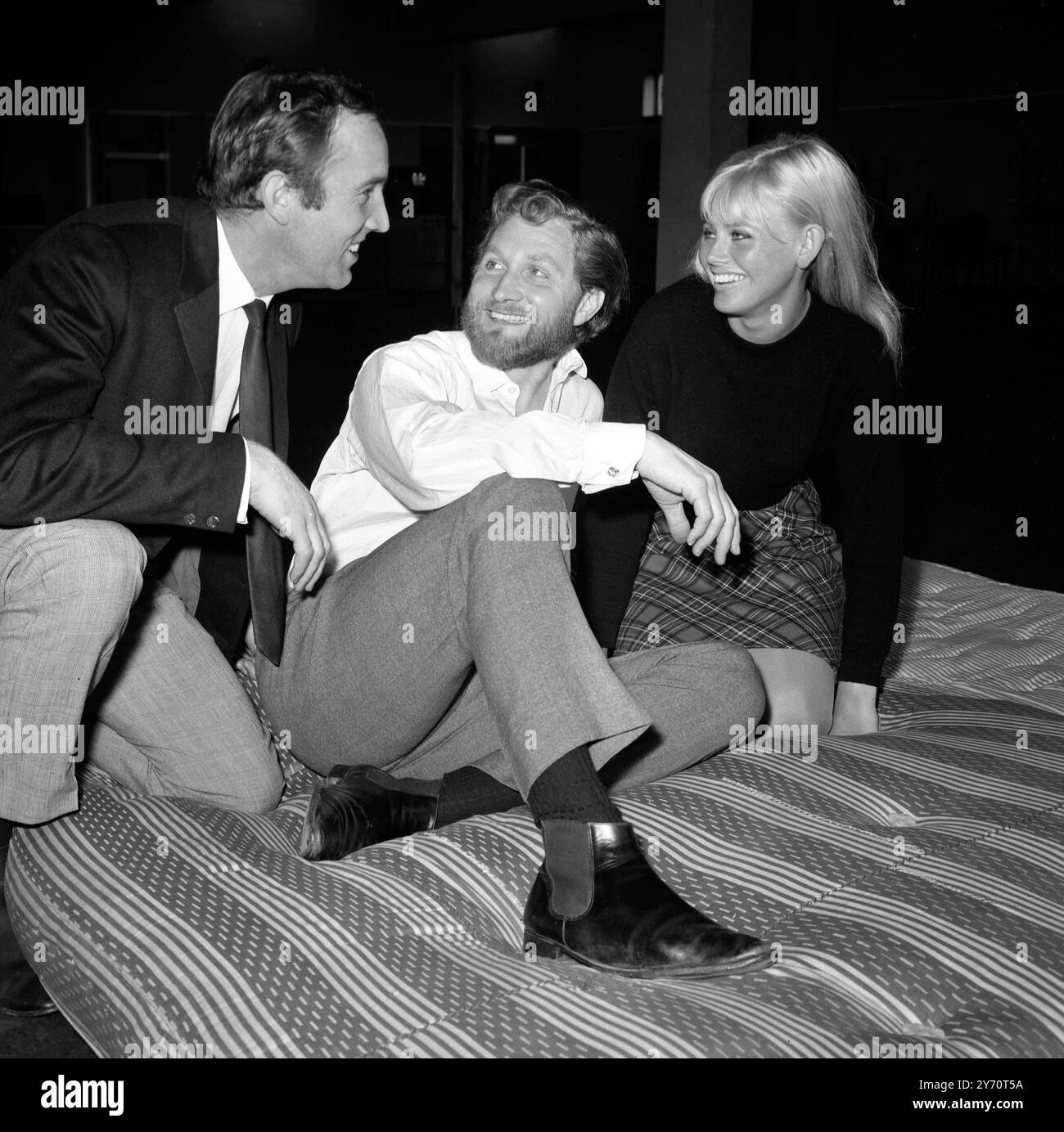 Actors Ian hendry (left) and bearded Roy Dotrice met Swedish actress ...