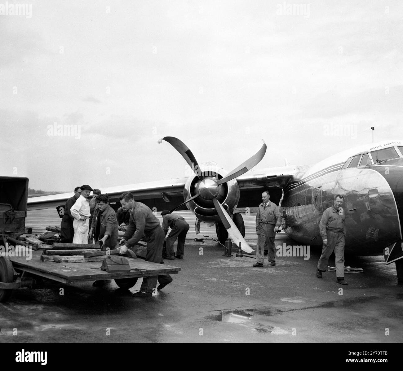 Paris : The Duke of Windsor was one of the 45 passengers aboard this ...