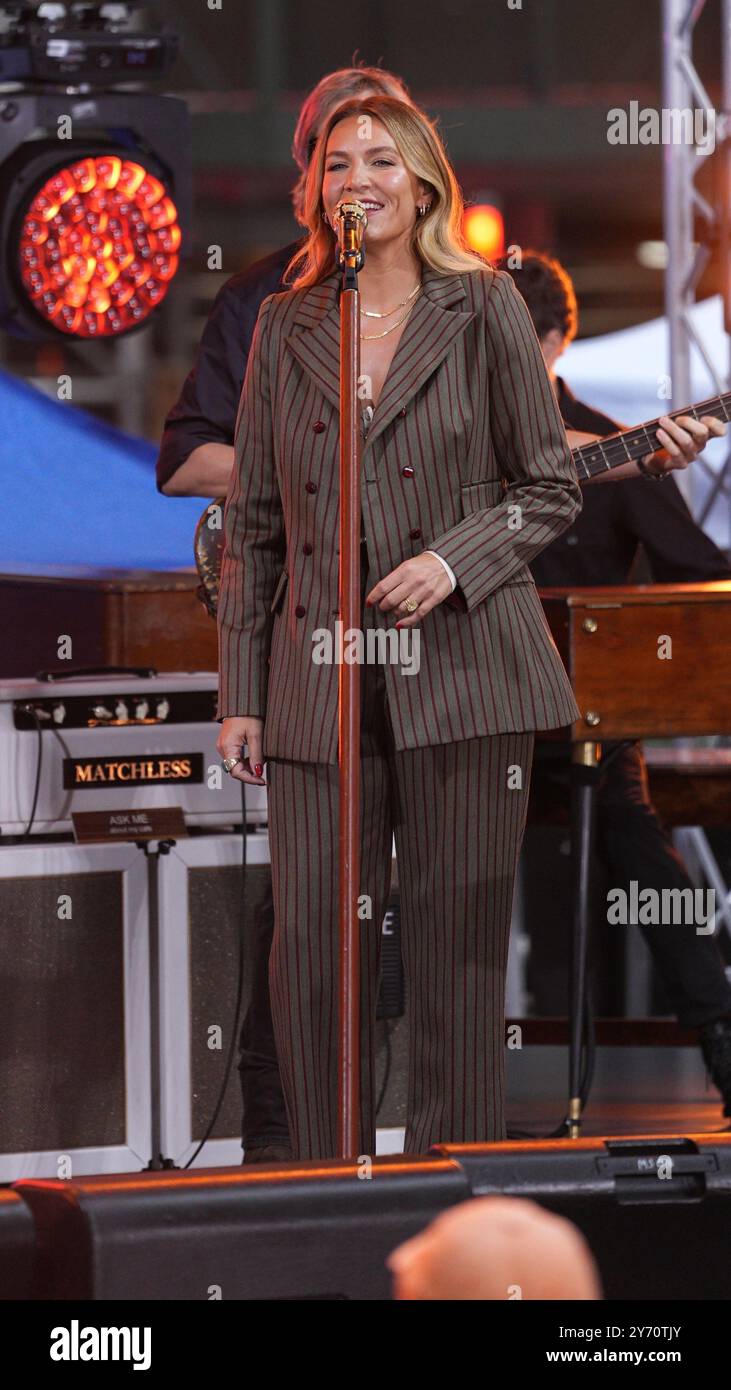 New York, New York, USA. 27th Sep, 2024. (NEW) Chris Stapleton Performs ...