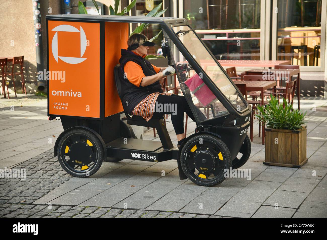 Pedal powered Omniva postal mail delivery EV vehicle Vok Bikes with ...