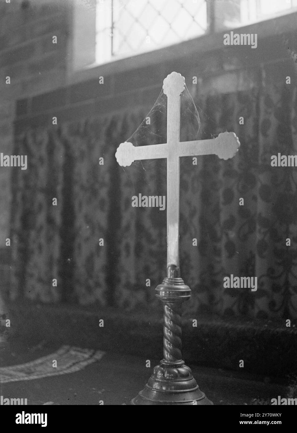 Alter cross hi-res stock photography and images - Alamy