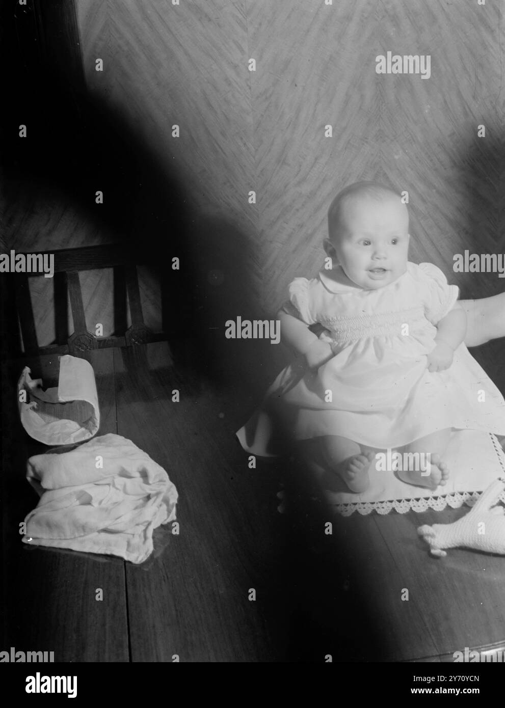 Ww2 and baby Black and White Stock Photos & Images - Alamy