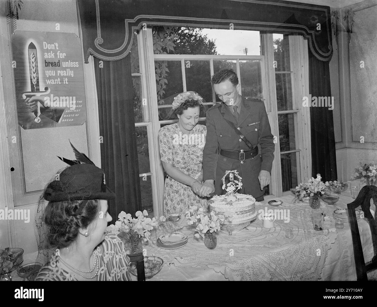 Wedding of David Mostyn and Beryl Miller . 1 January 1946 Stock Photo ...