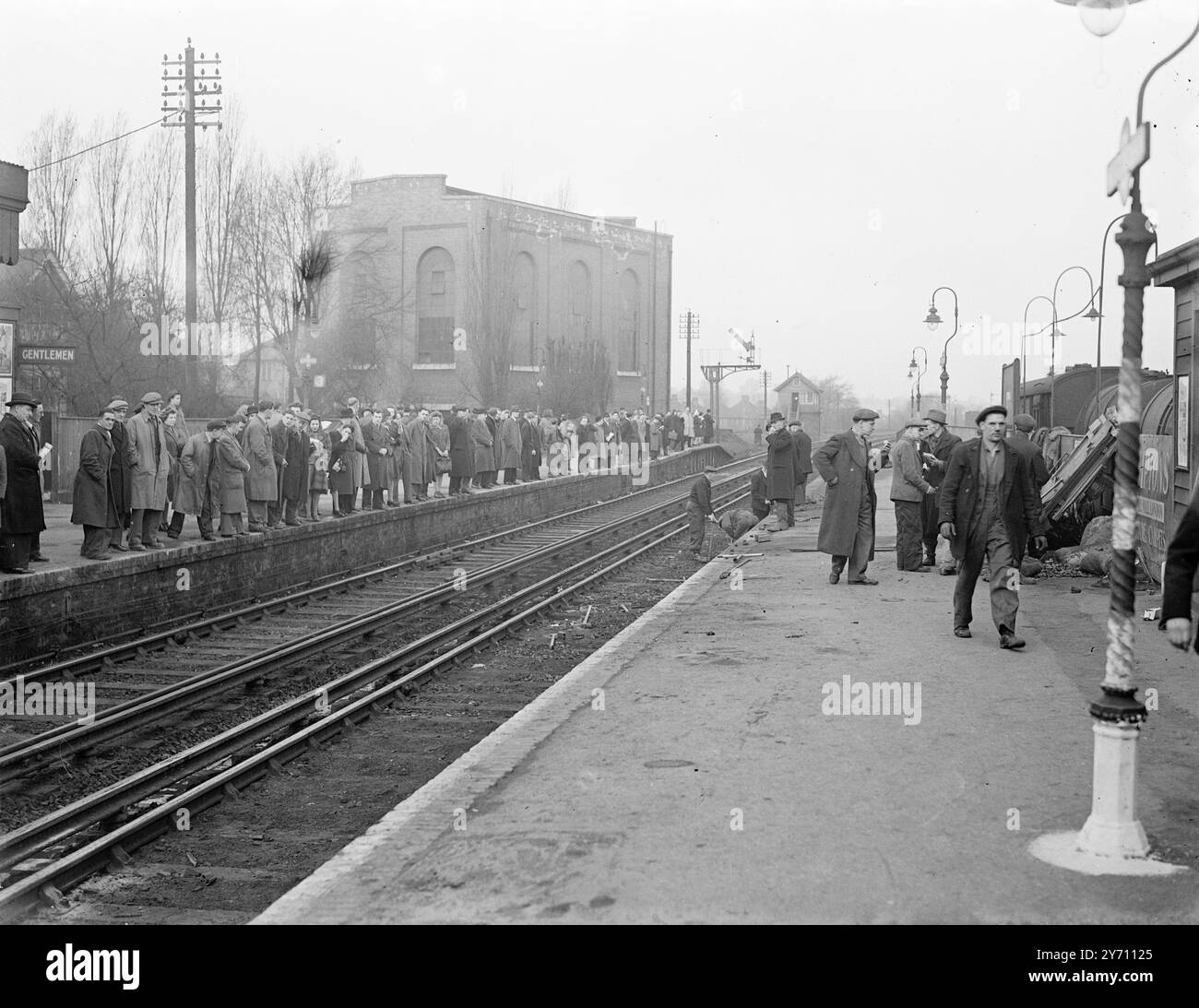 Train Crash - Mottingham . 1940 Stock Photo - Alamy