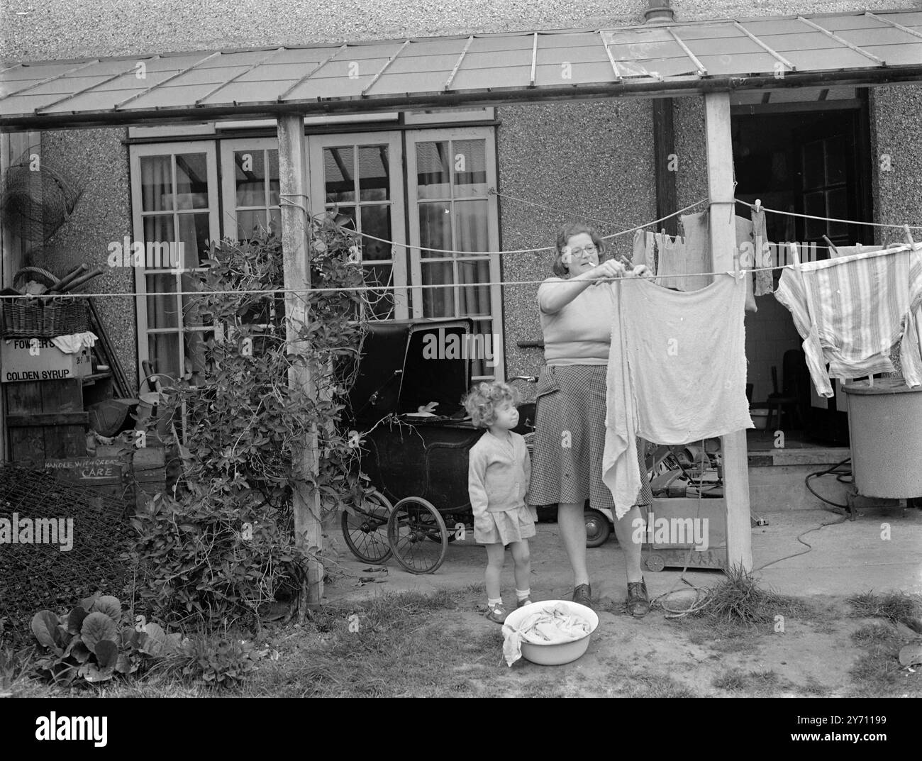 Mrs Joyce walker 12 May 1947 Stock Photo - Alamy