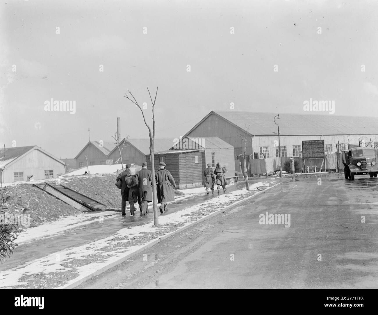 Prison building 1940s hi-res stock photography and images - Alamy