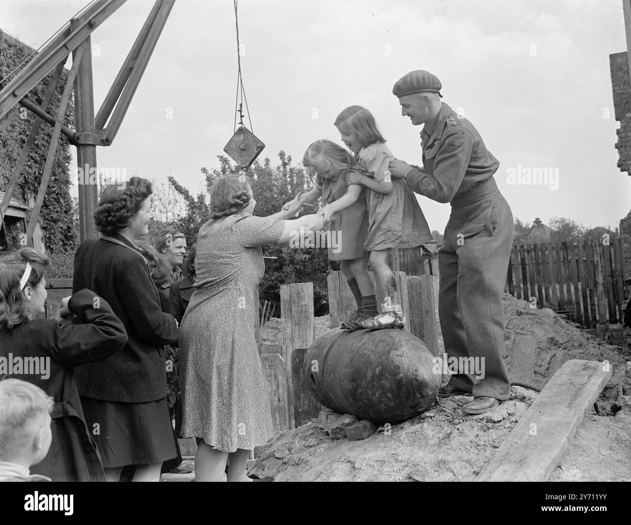 Bomb Disposal 1940 Stock Photo - Alamy