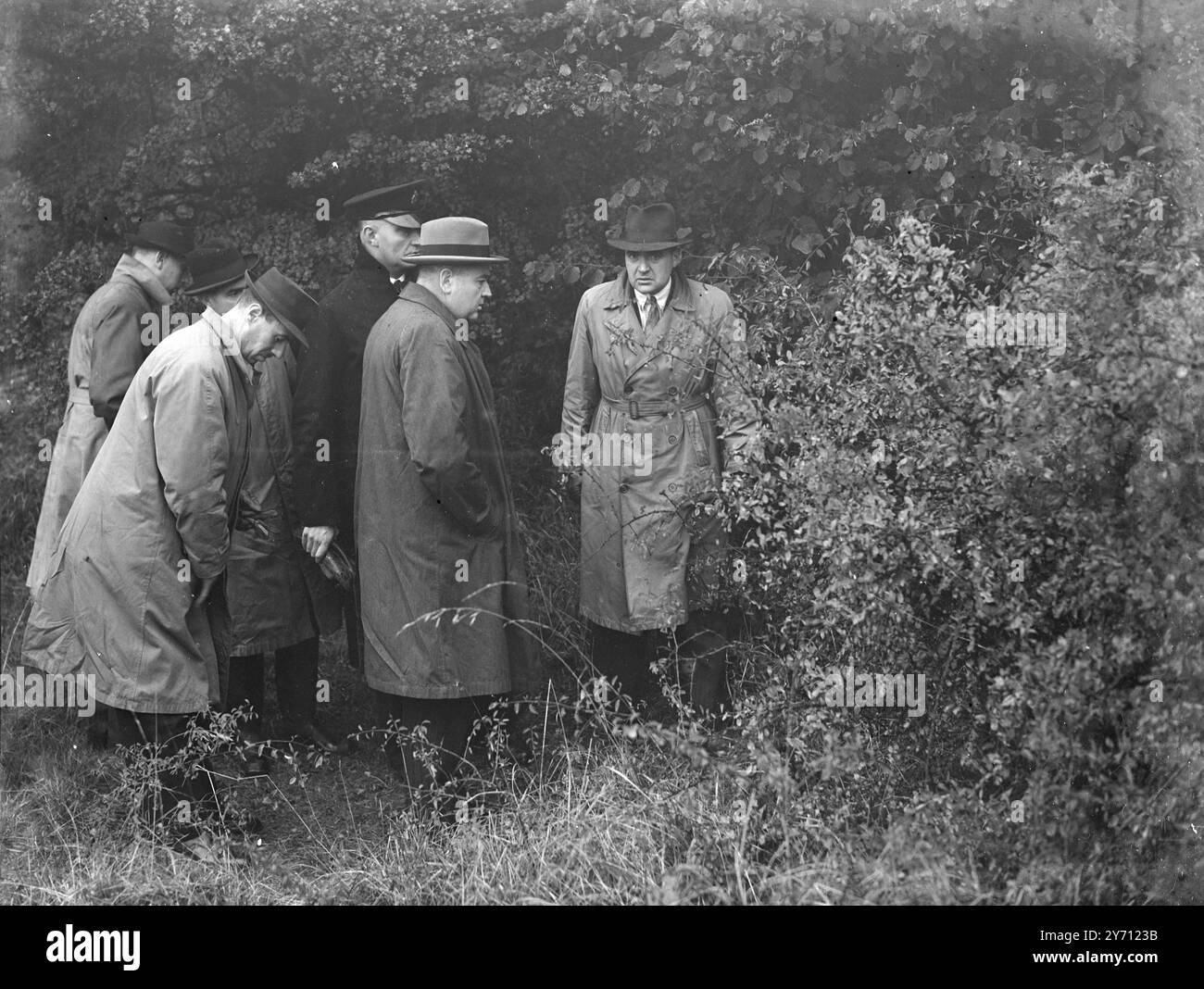 Wrotham Murder -Detectives with Supt Smeed . 1 January 1946 Stock Photo ...