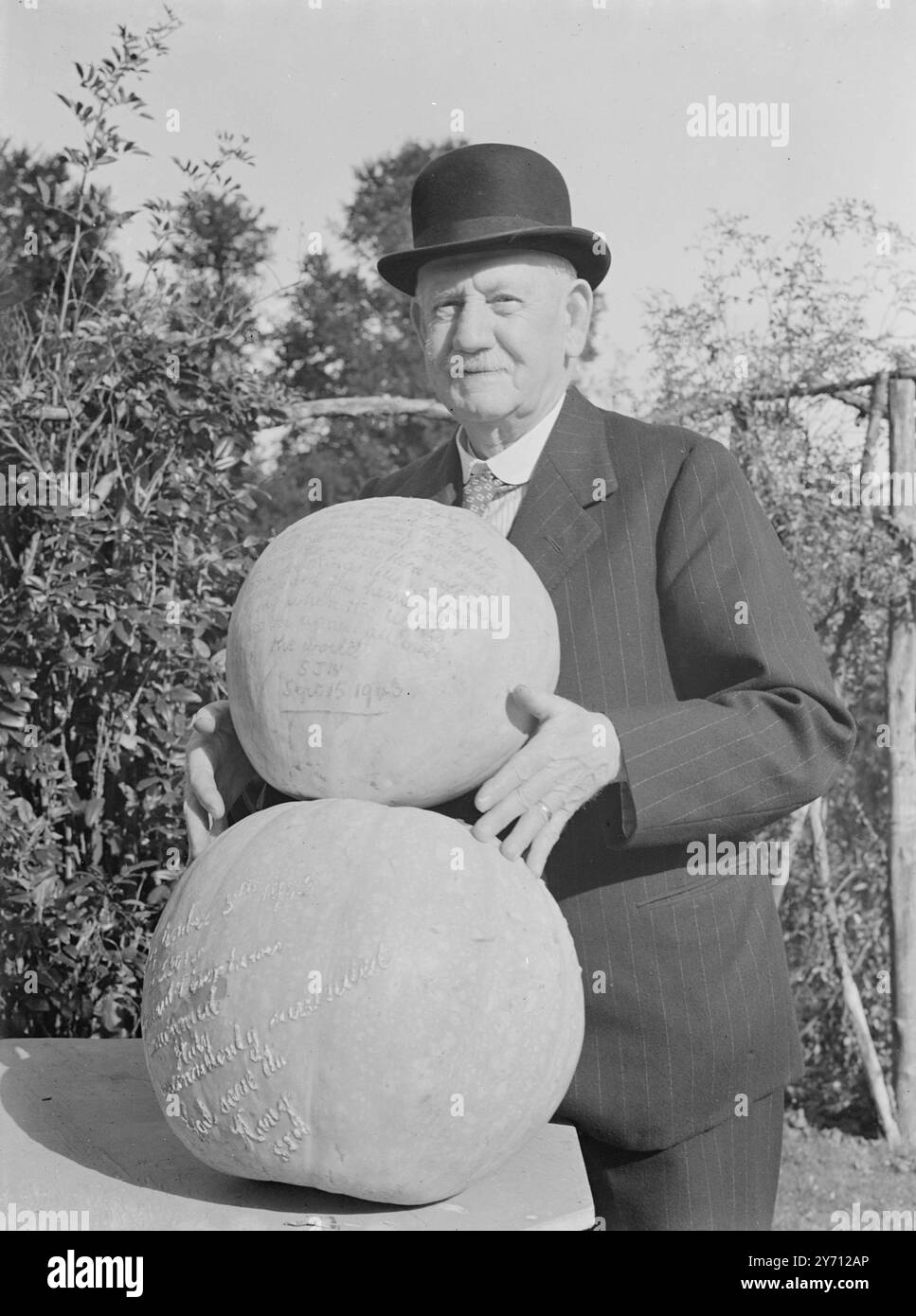 Mr J. Wood and Pumpkin's 1940 Stock Photo - Alamy