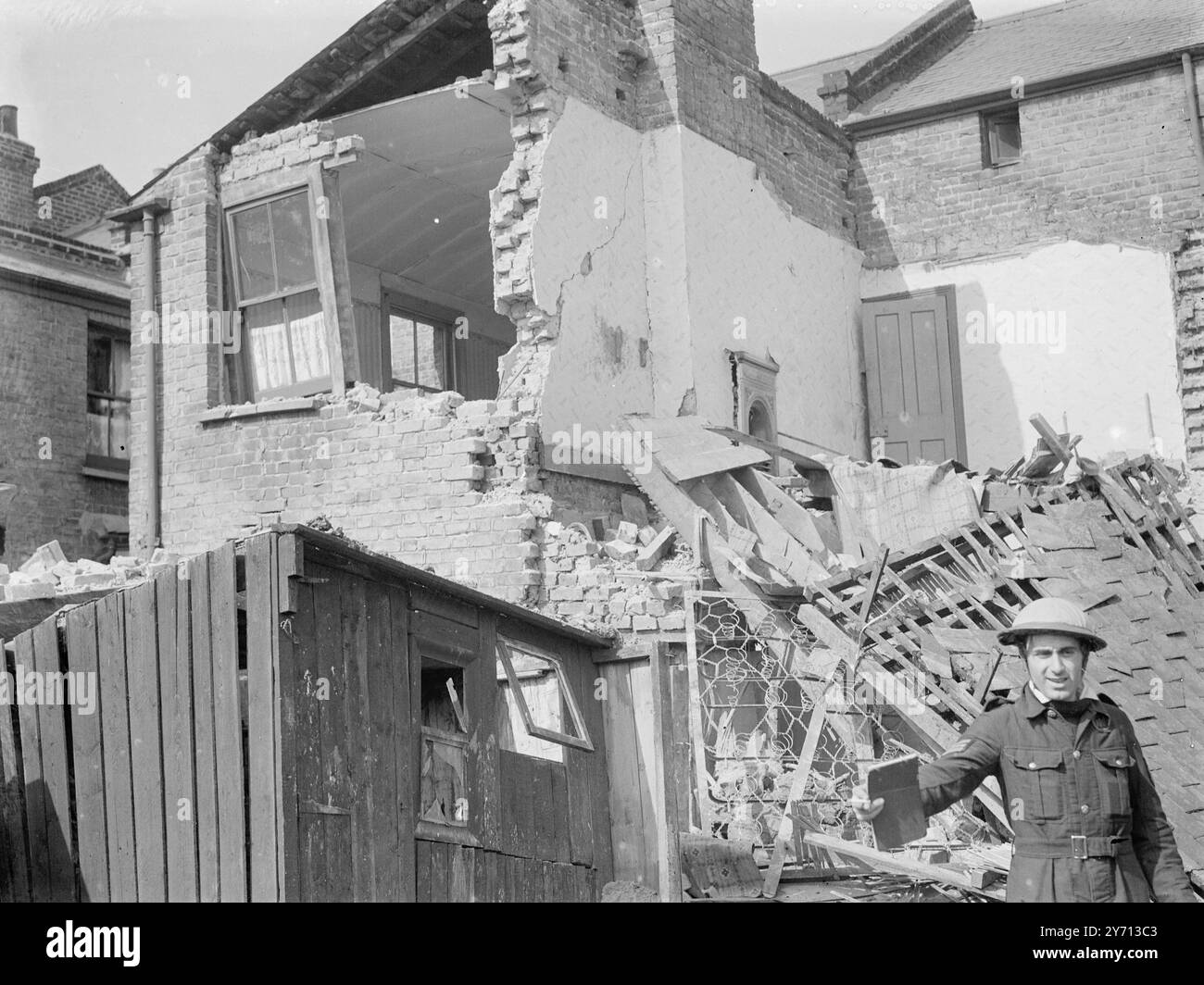 Bomb Damage , Erith . 31 August 1940 Stock Photo - Alamy