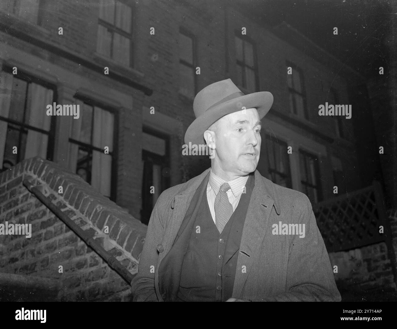 1940 detective hi-res stock photography and images - Alamy