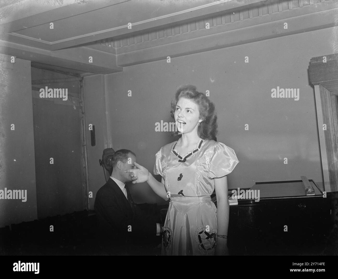 Girl Singer ( Celine Davis) 1940 Stock Photo - Alamy