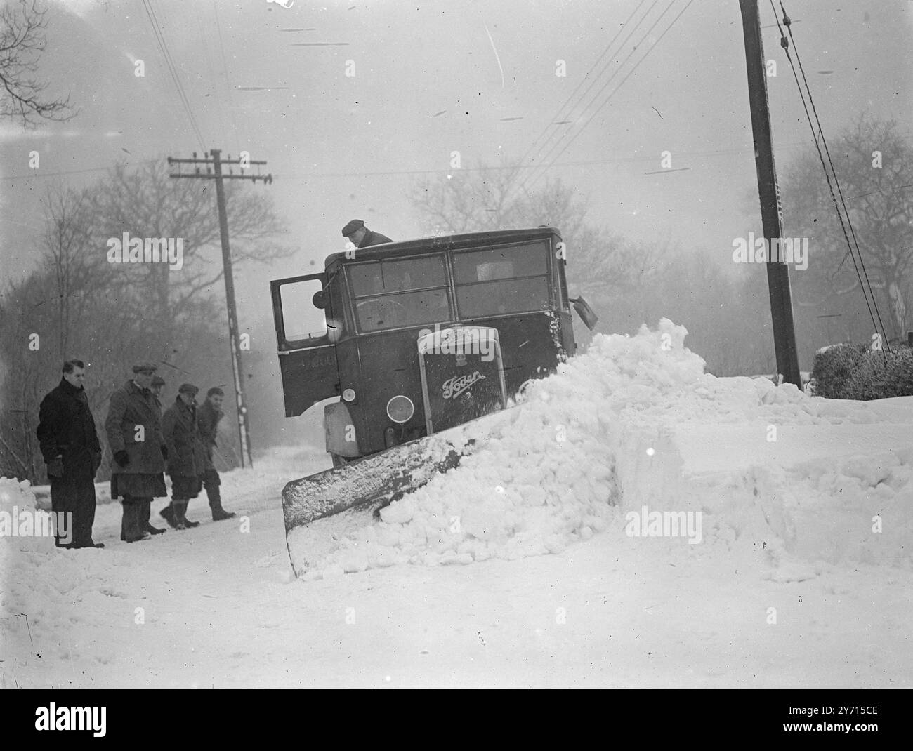 Ploughing snow - Wrotham 1 Jan 1940 Stock Photo - Alamy