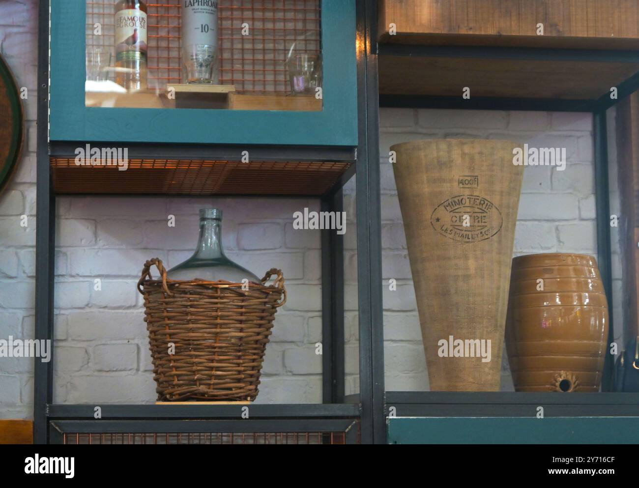 Ceramic wall display hi-res stock photography and images - Alamy