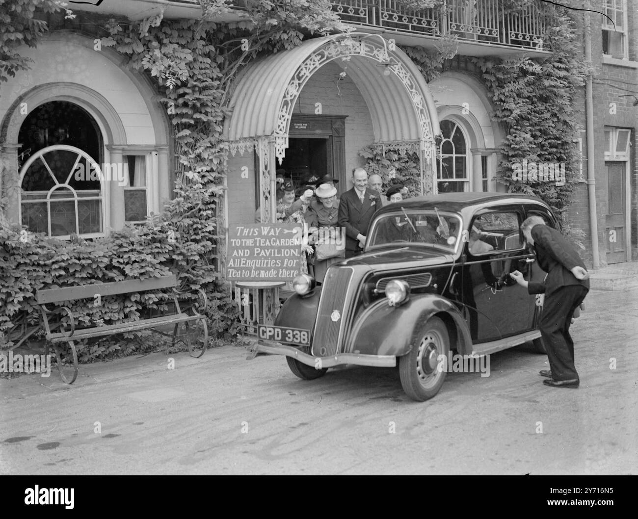 Wedding of David Mostyn and Beryl Miller . 1 January 1946 Stock Photo ...
