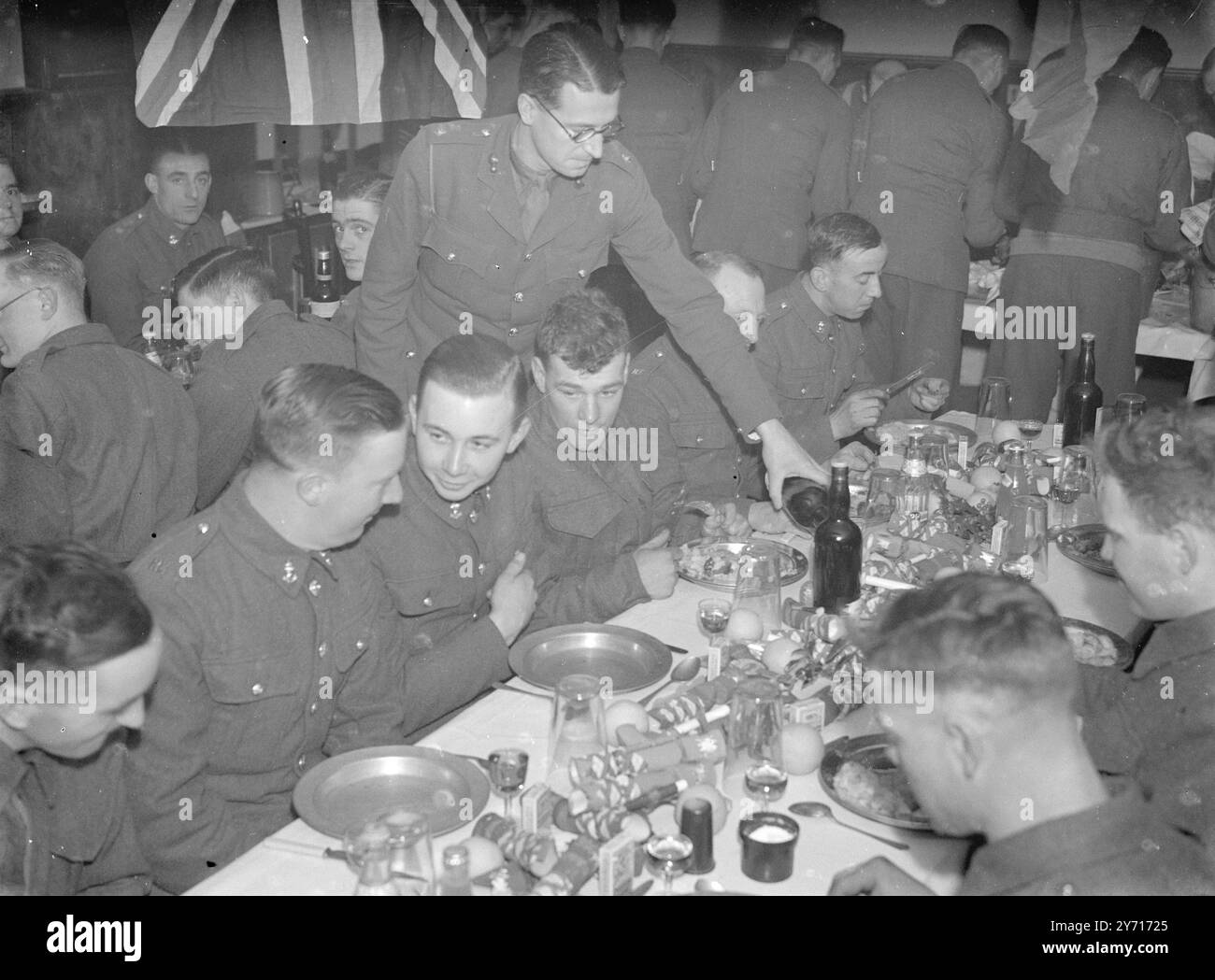 Wartime - Christmas Dinner 1940 Stock Photo - Alamy