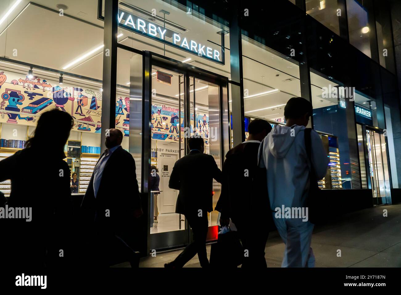 The newly opened Warby Parker eyeglasses store in Hudson Yards in New ...