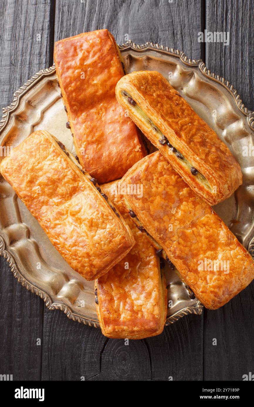 Golden layers puff pastry hi-res stock photography and images - Alamy