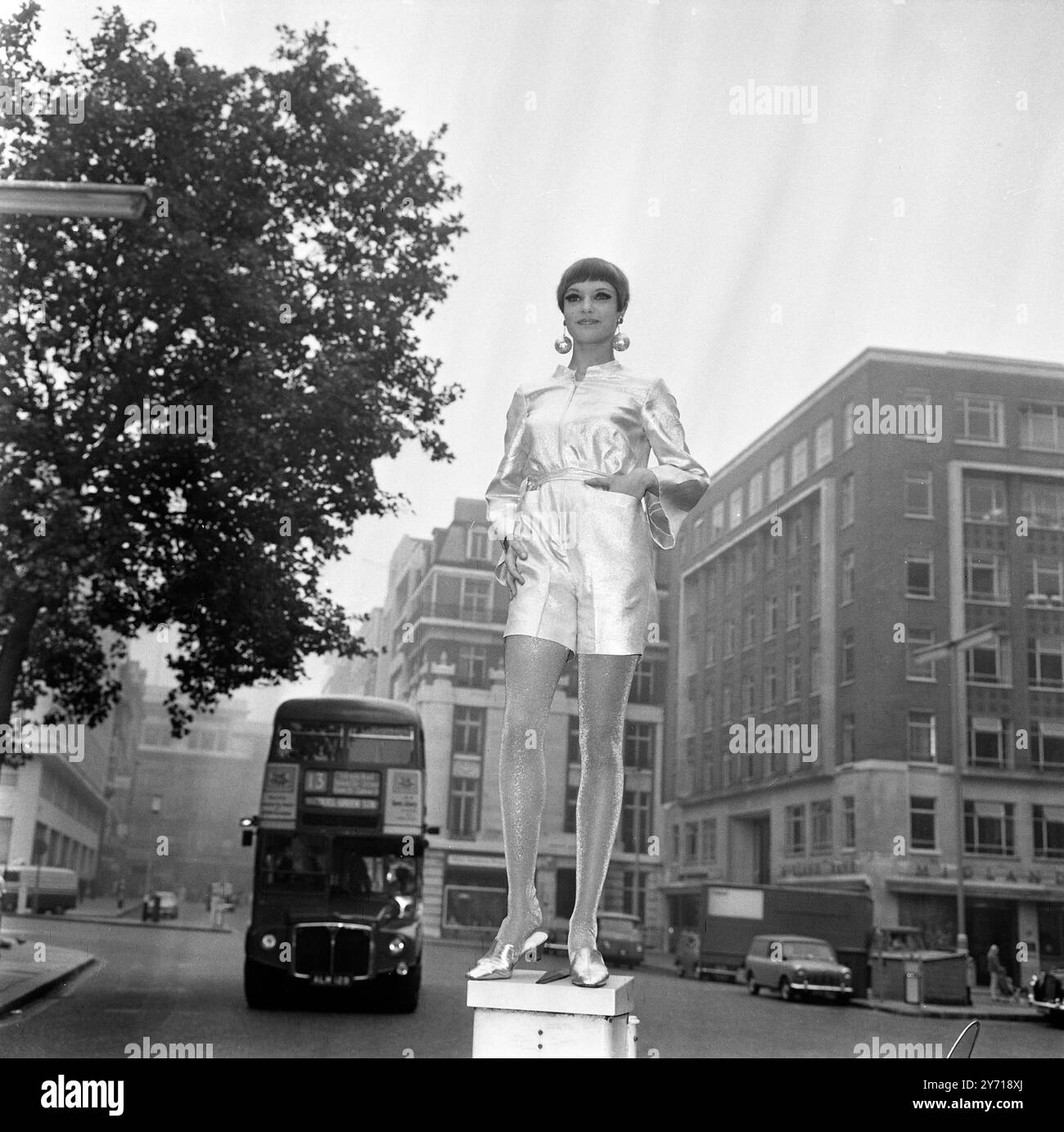 Model girl Connie Kay is posing in the middle of Mayfair in an ...