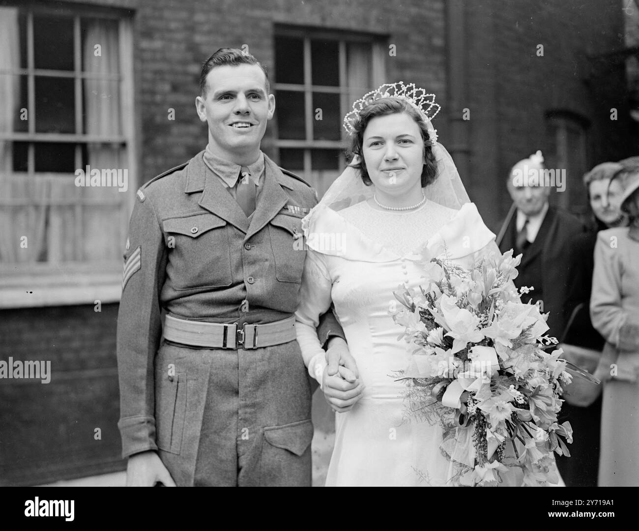 Wedding at home 1940s hi-res stock photography and images - Alamy