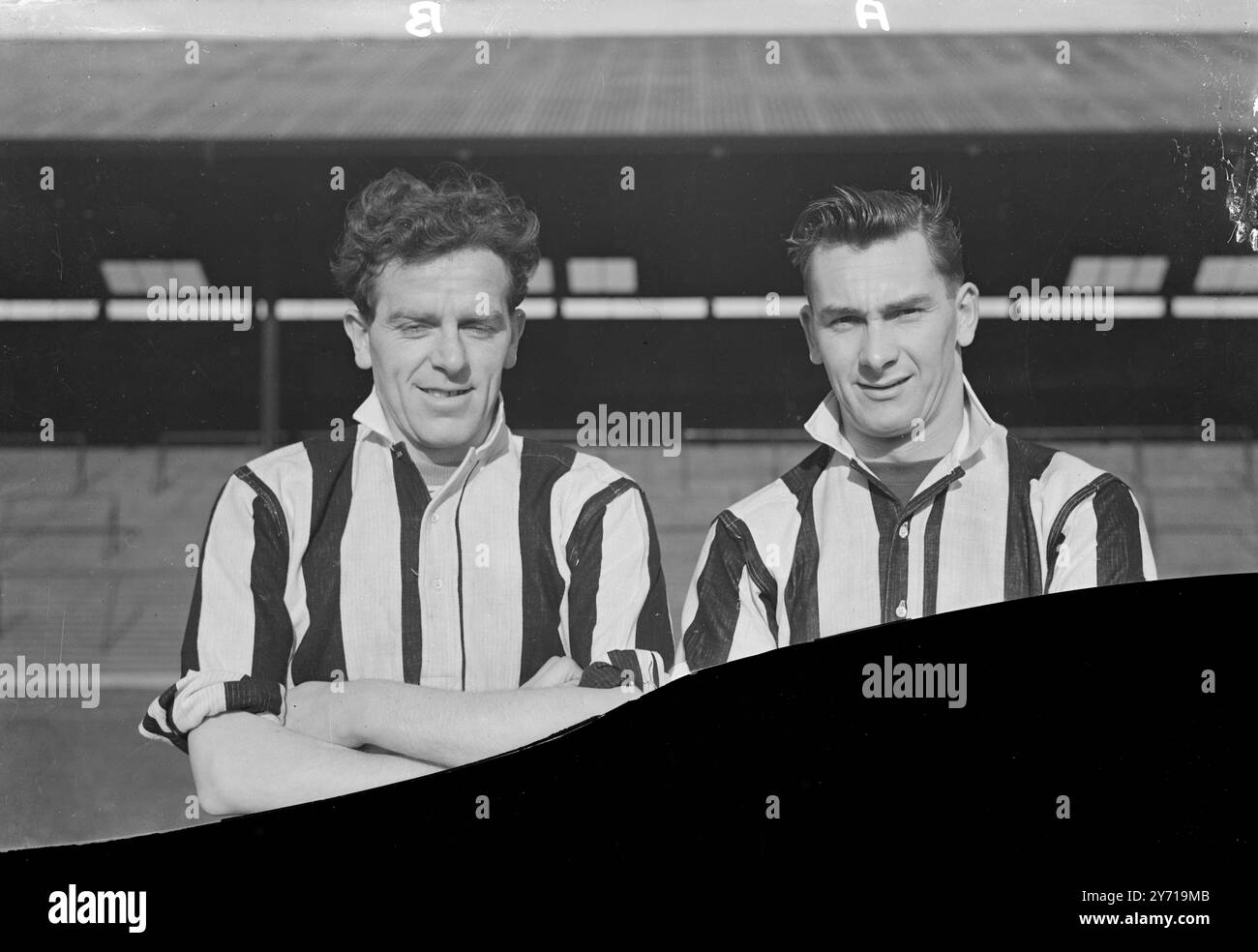 1940s footballers hi-res stock photography and images - Alamy