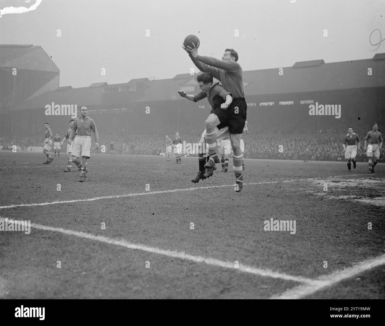 Sidlow bridge hi-res stock photography and images - Alamy