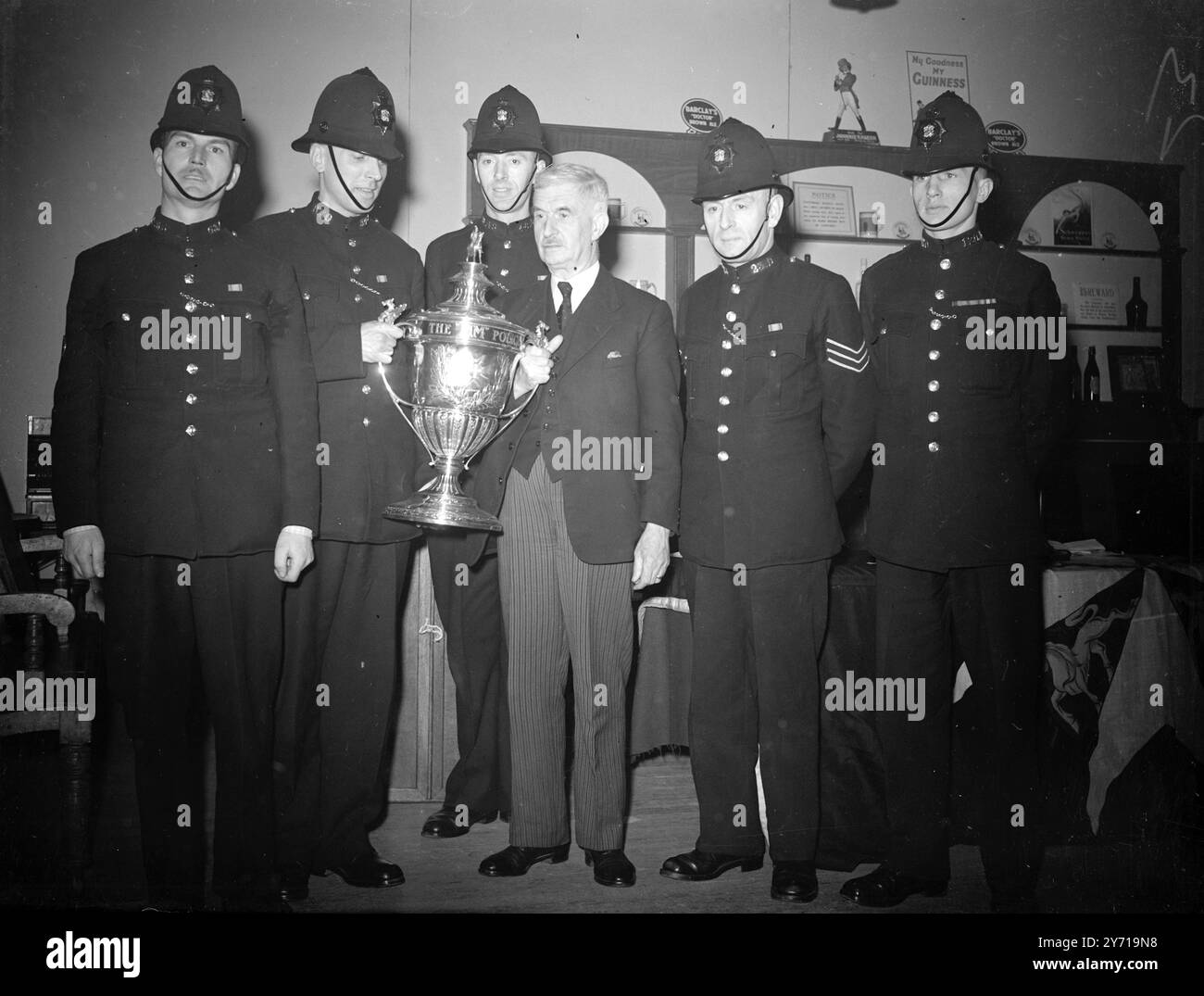 1940s police constable uniform hi-res stock photography and images - Alamy